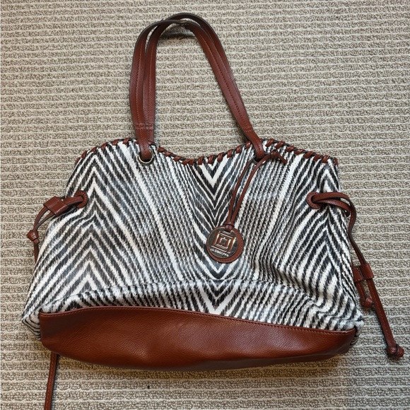Liz Claiborne | Bags | Liz Claiborne Black And White Zebra Carry All ...